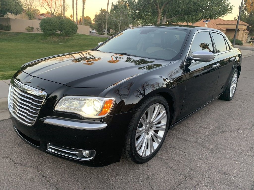 2012 Chrysler 300c hemi for Sale in Mesa, AZ - OfferUp