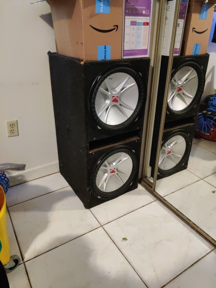 4000W 15" Kicker Subwoofer With Enclosure for Sale in Miami, FL - OfferUp