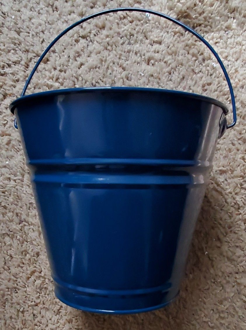 (5) Blue Candy Buckets for Sale in Arlington, TX - OfferUp