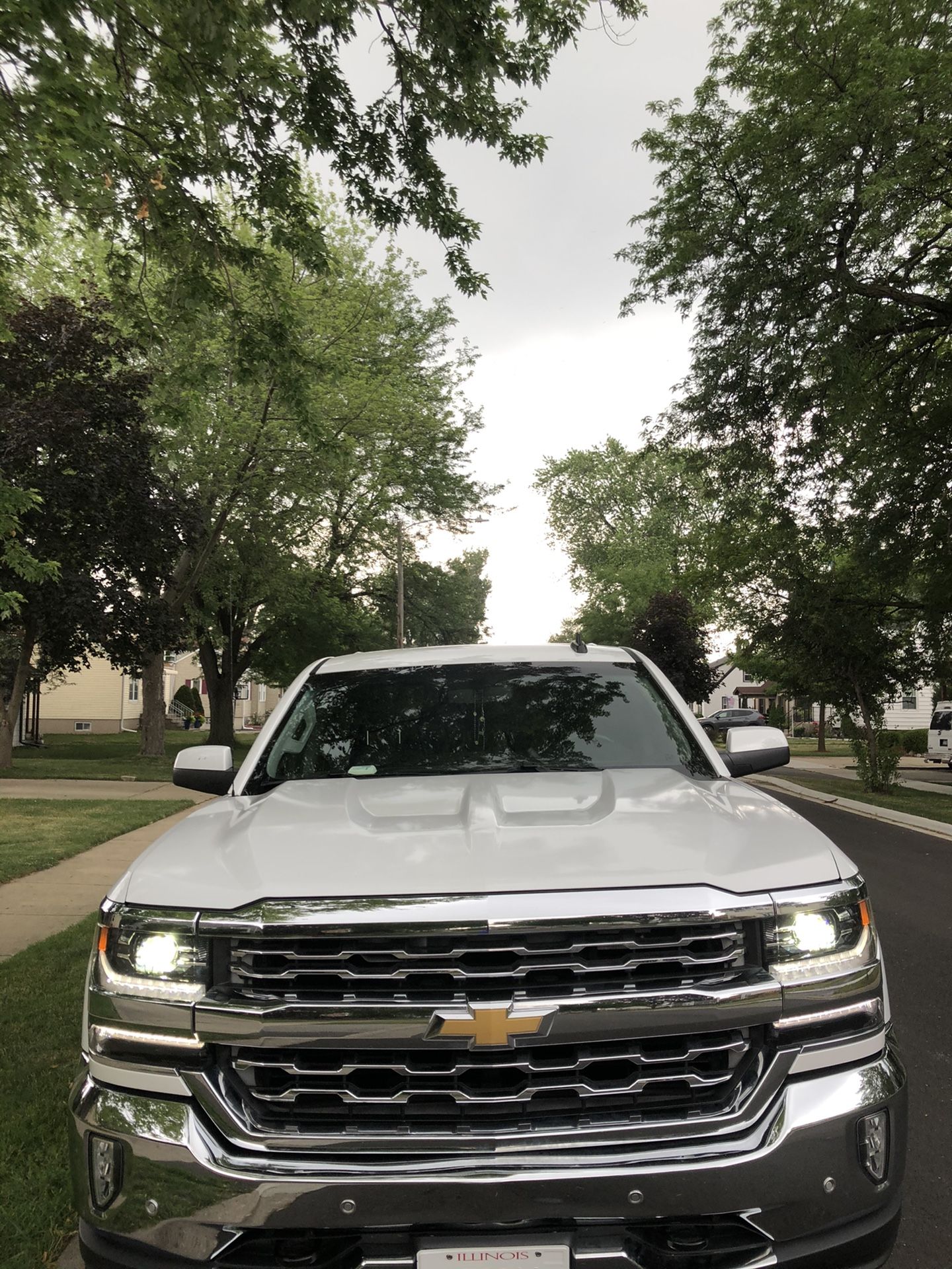 2018 Chevrolet Silverado for Sale in Melrose Park, IL - OfferUp