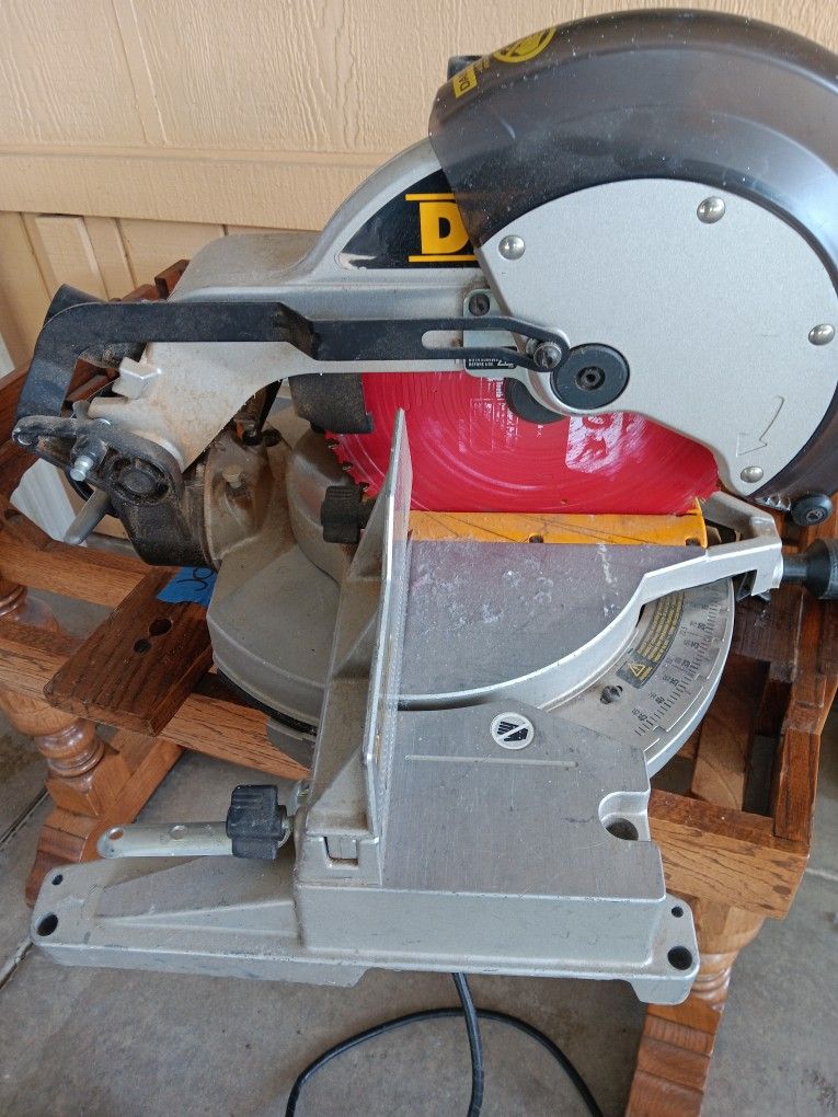 CUTTING WOOD VERY GOOD CONDITION WORS GOOD IN IN SAN JACINTO for Sale ...