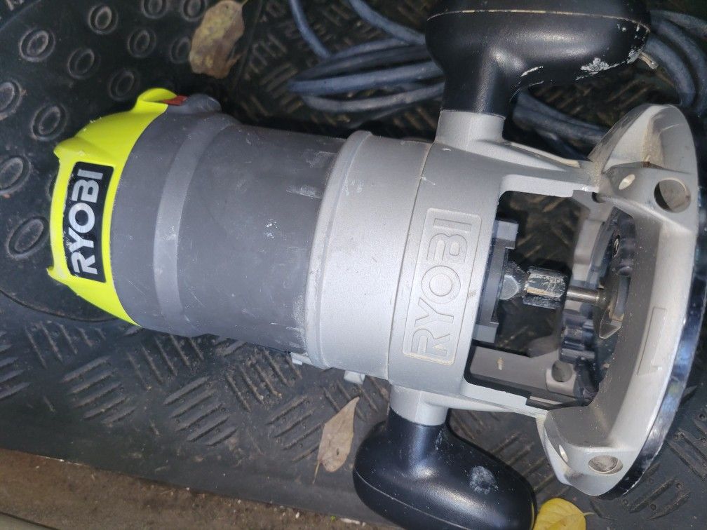 Ryobi R163G fixed base corded router. for Sale in Houston, TX - OfferUp