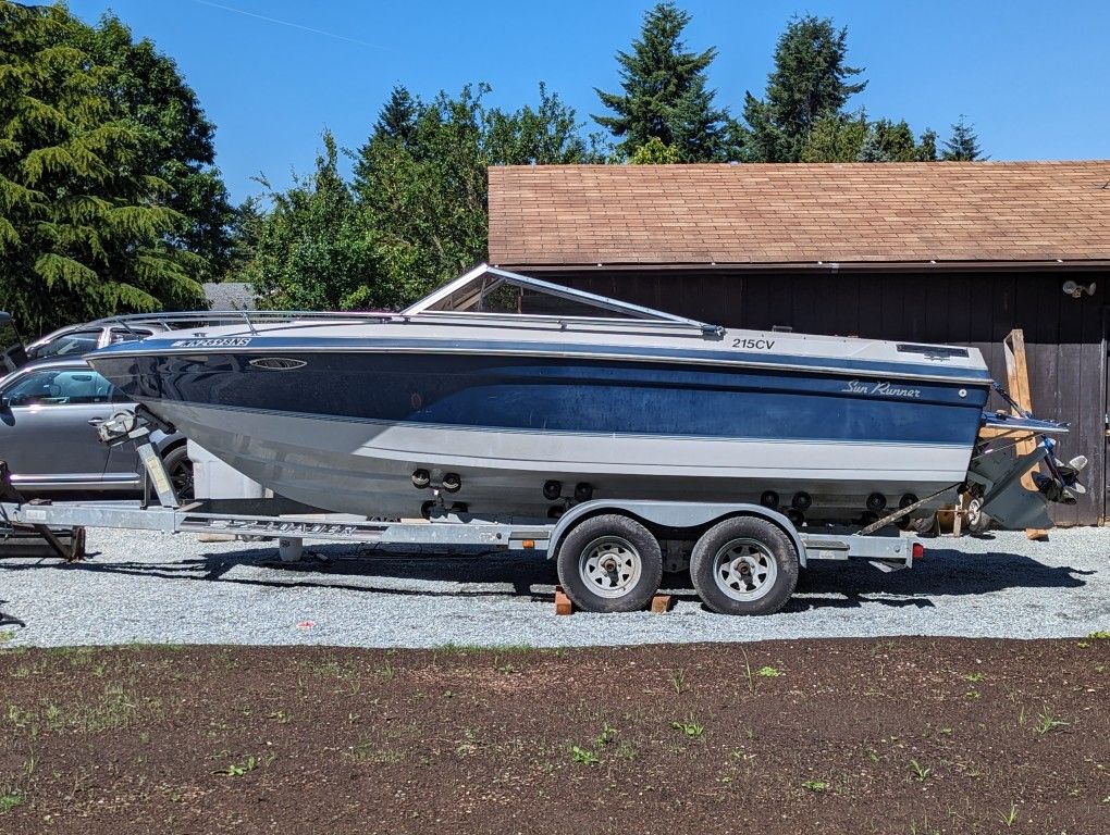 1988 21' Sun Runner Boat and Trailer For Sale for Sale in Renton, WA ...