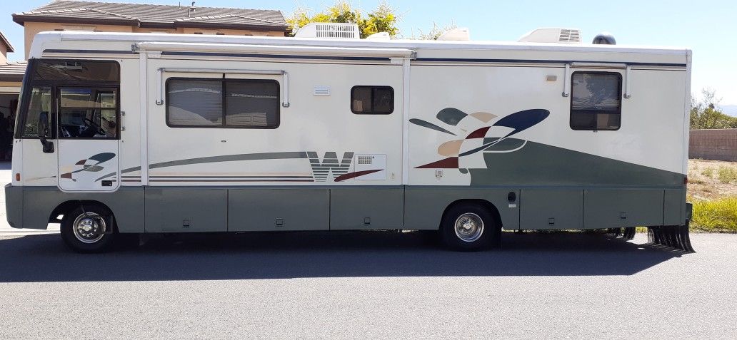 1998 Winnebago Adventurer for Sale in Covina, CA - OfferUp