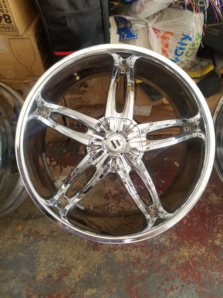 Helo 22 inch chrome rims for Sale in Orlando, FL - OfferUp
