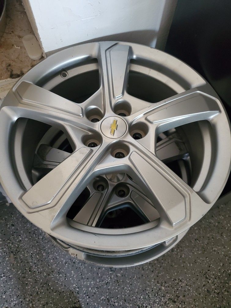 2017 CHEVY VOLT RIMS W/LUG NUTS ONLY 300OBO for Sale in Lake Elsinore ...