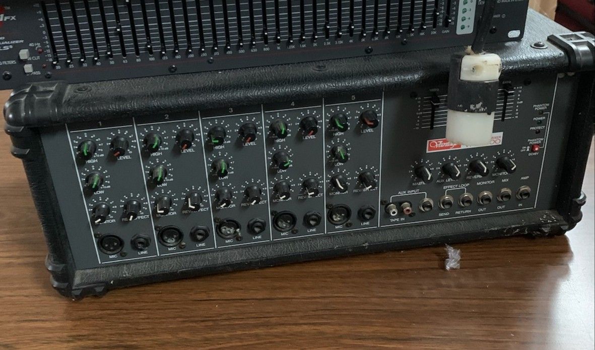 Vantage VPM5300 Powered Mixer for Sale in Minneapolis, MN - OfferUp