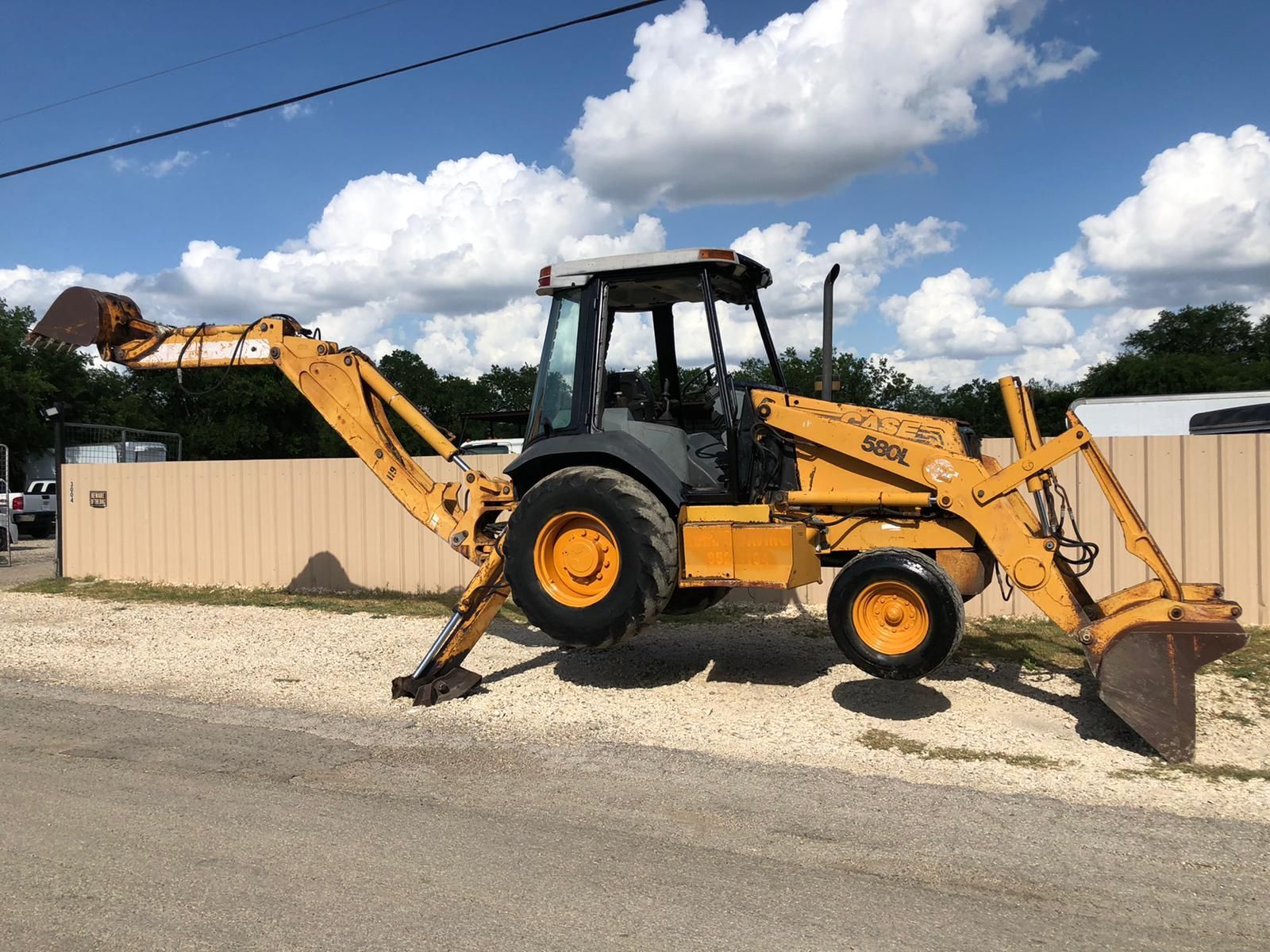 2000 BACKHOE CASE 580L for Sale in San Antonio, TX - OfferUp
