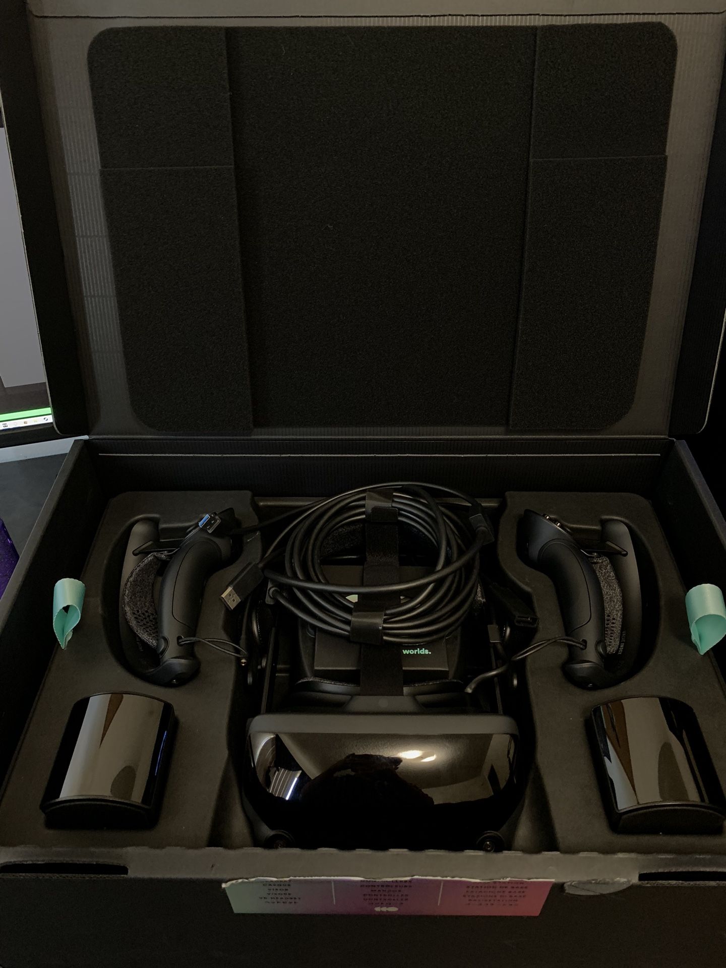 Brand New Valve Index VR Kit With Base Stations for Sale in Bell ...