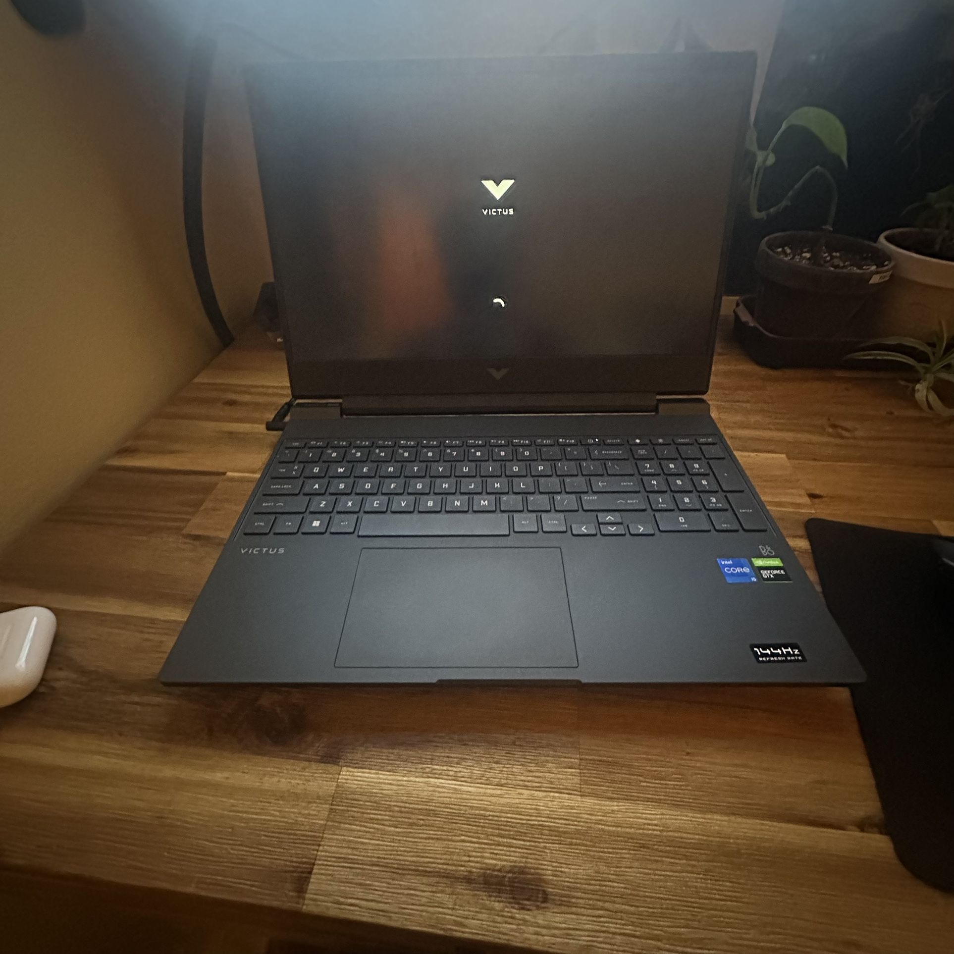 Victus Gaming Laptop Headset And Mouse for Sale in Portland, OR - OfferUp