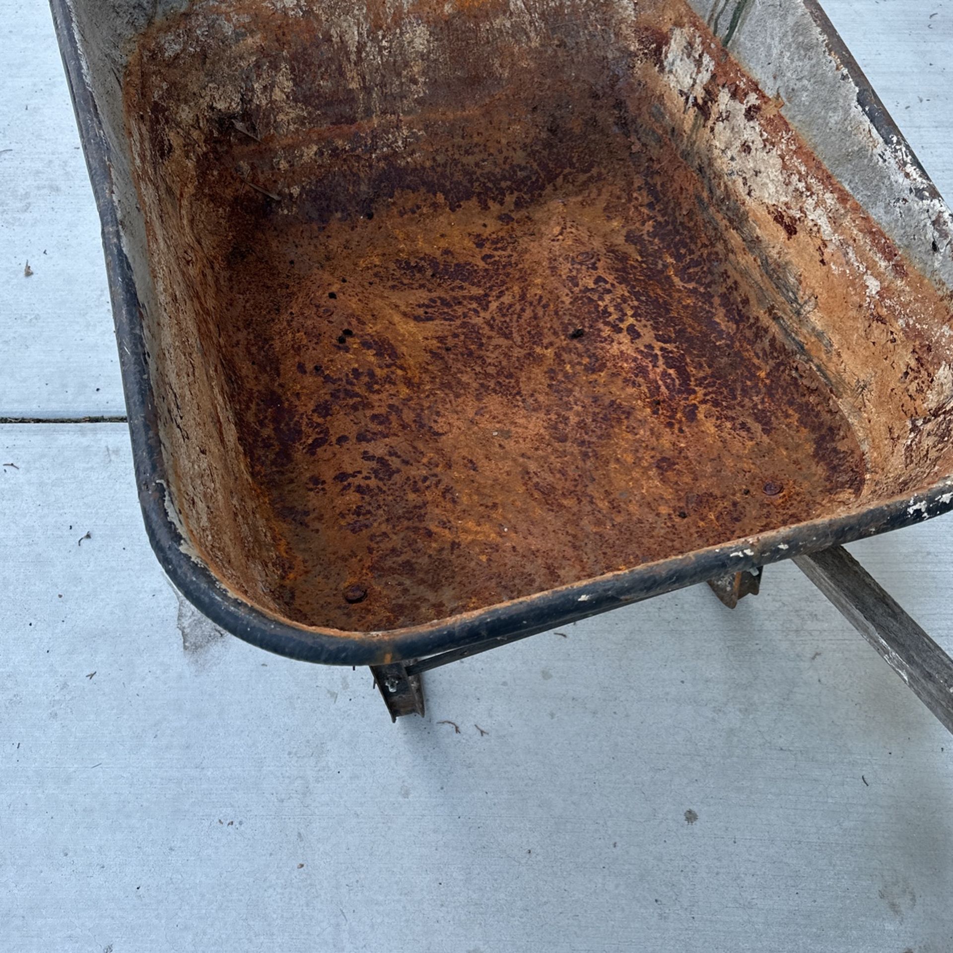 Used True Temper Wheel Barrel Needs One Handel for Sale in San Jose, CA ...