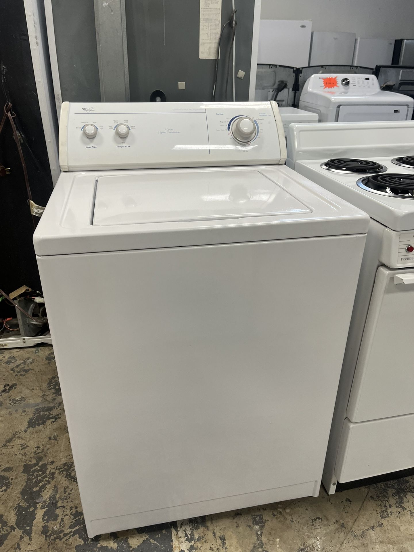 Washing Machine Whirlpool for Sale in Hialeah, FL - OfferUp