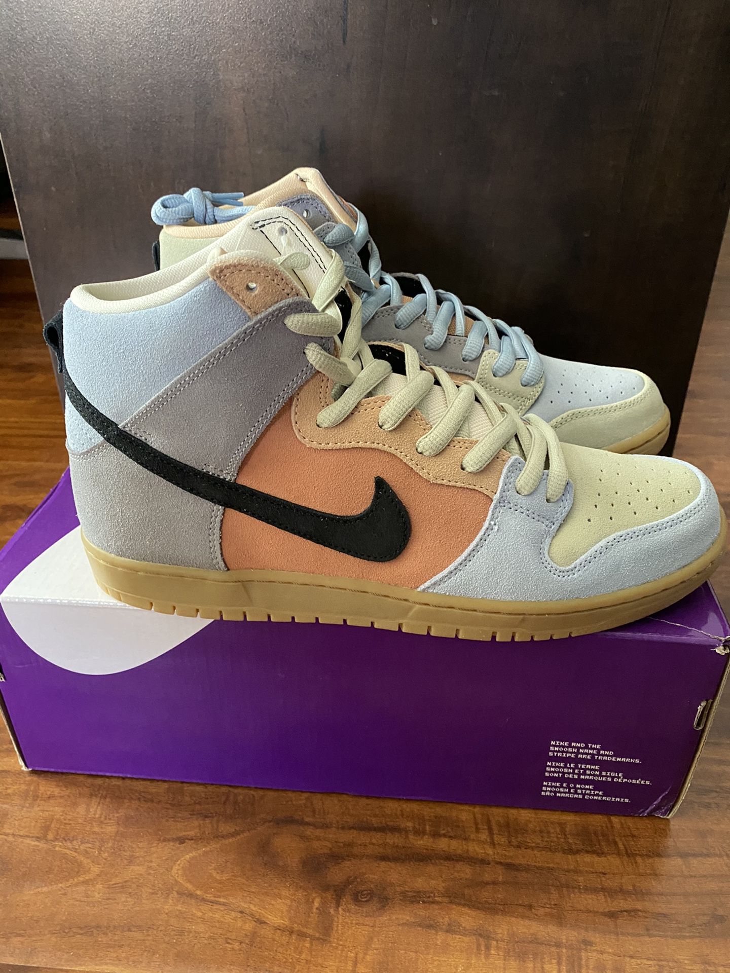 Nike SB Dunk High Pro Easter Sz 9 for Sale in Scottsdale, AZ - OfferUp