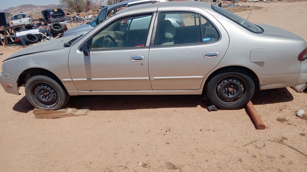 1995 Nissan Altima for Sale in Hinkley, CA - OfferUp
