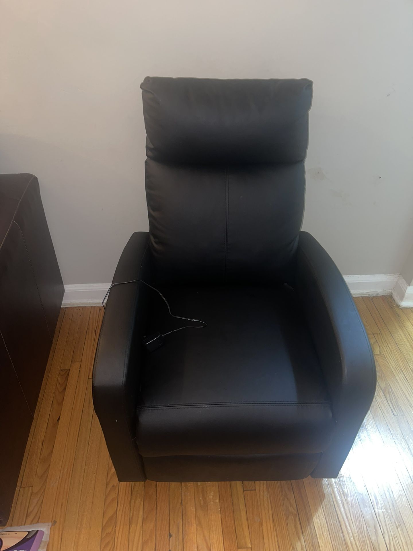 Massage Chair (plug In ) for Sale in Union, NJ - OfferUp