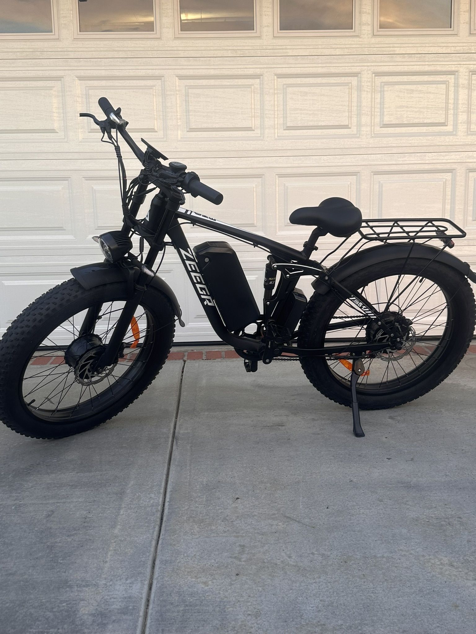 Electric bike ZEEGER S1 Almost New!! for Sale in Placentia, CA - OfferUp