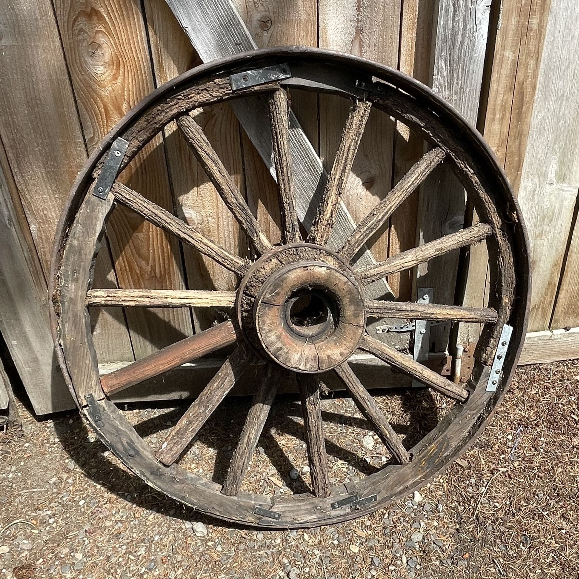 Wooden Wagon Wheel