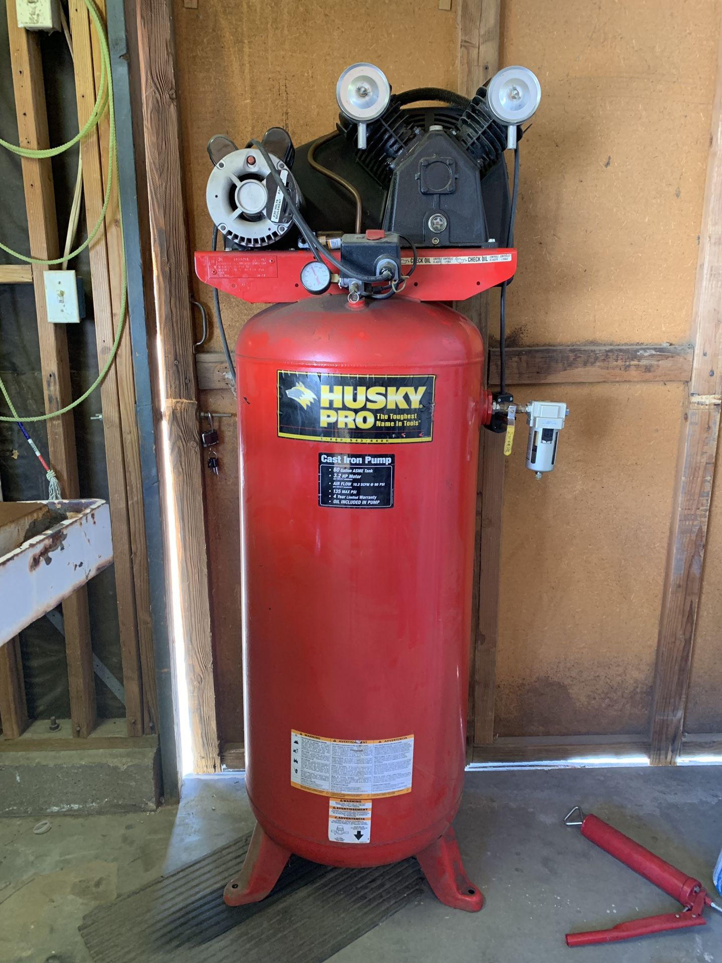 Husky Pro 60 gal Air Compressor for Sale in Calimesa, CA - OfferUp