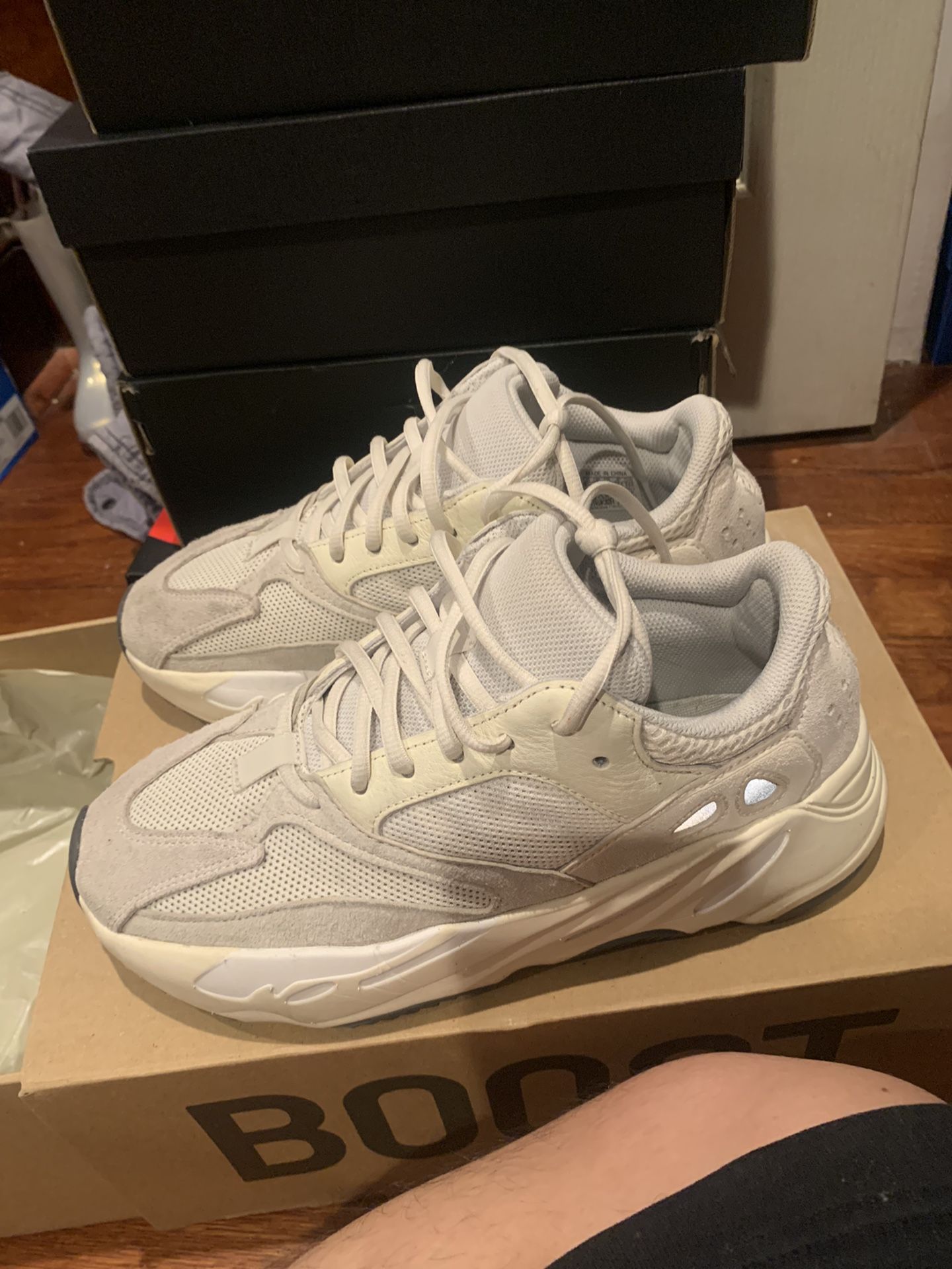 Adidas Yeezy Boost 700 V1 Analog for Sale in Chicago, IL - OfferUp
