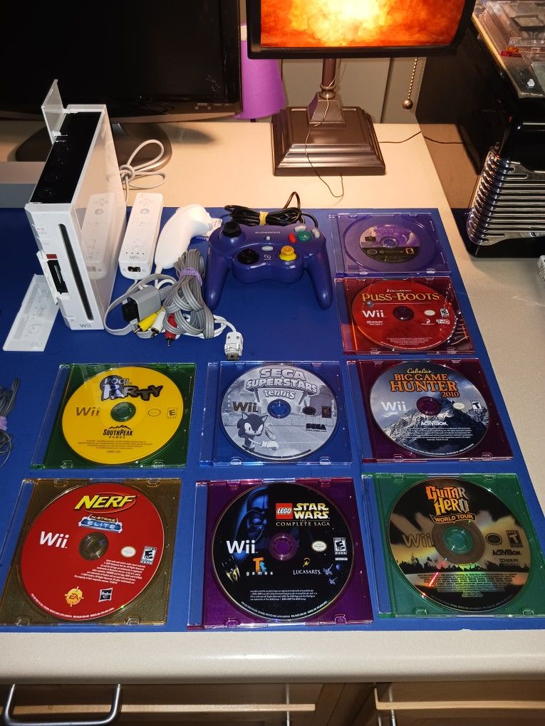 Nintendo Wii / Nintendo GameCube Compatible Plus 8 Games And All ...