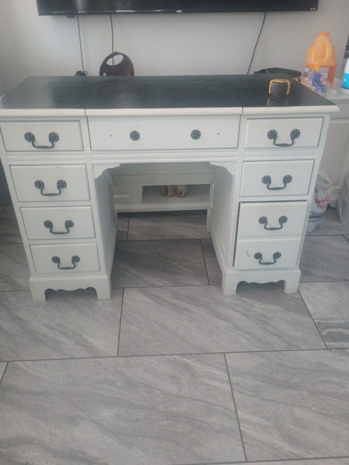 COMPUTER DESK for Sale in Stockton, CA - OfferUp