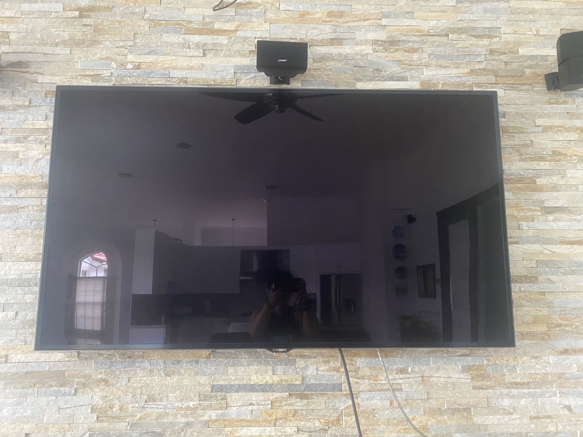 62 Inch HD Tv for Sale in Hollywood, FL - OfferUp