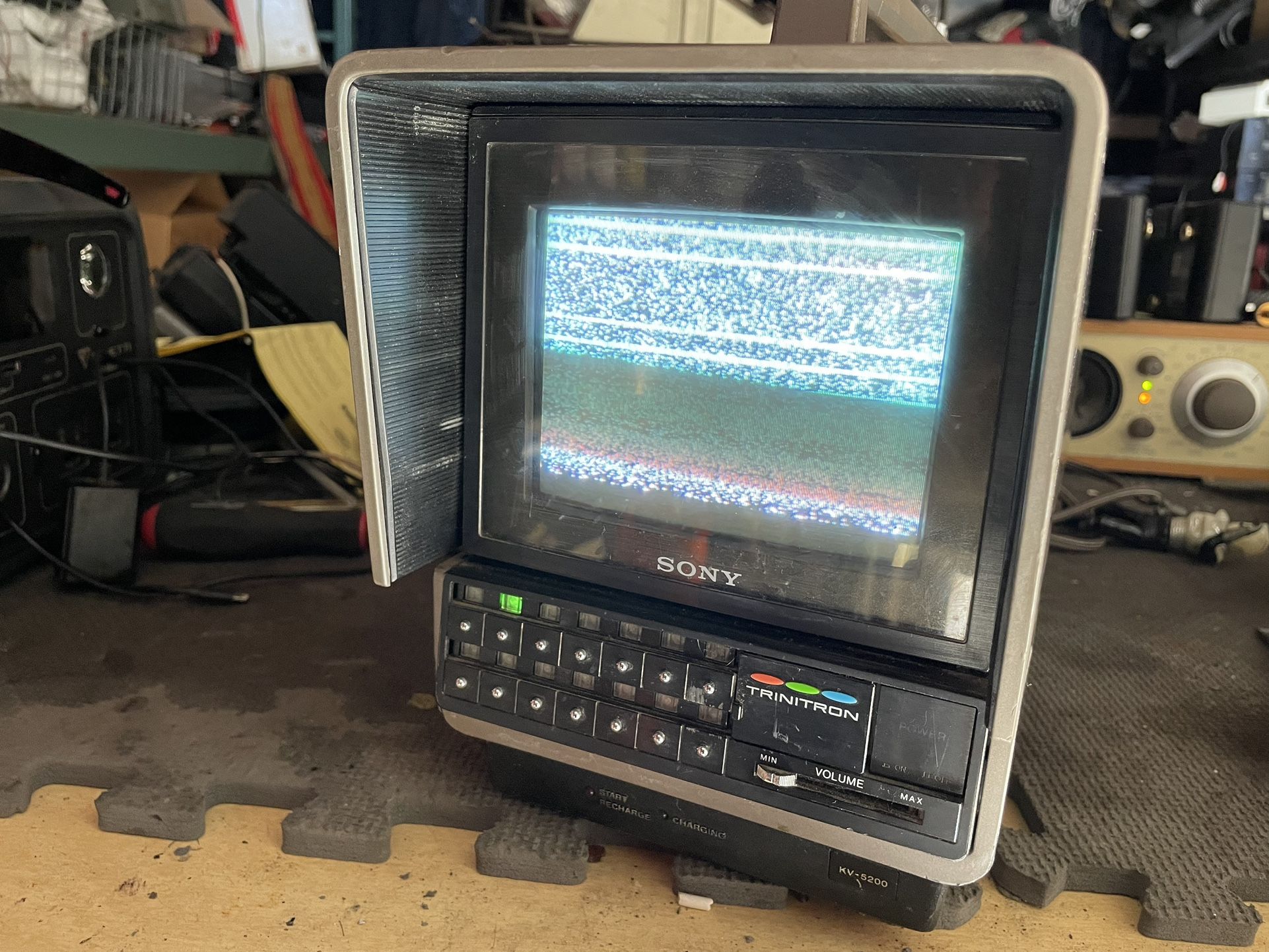 Vintage Sony KV-5200 JAPAN 1981 5 Inch Trinitron color TV powers on As ...