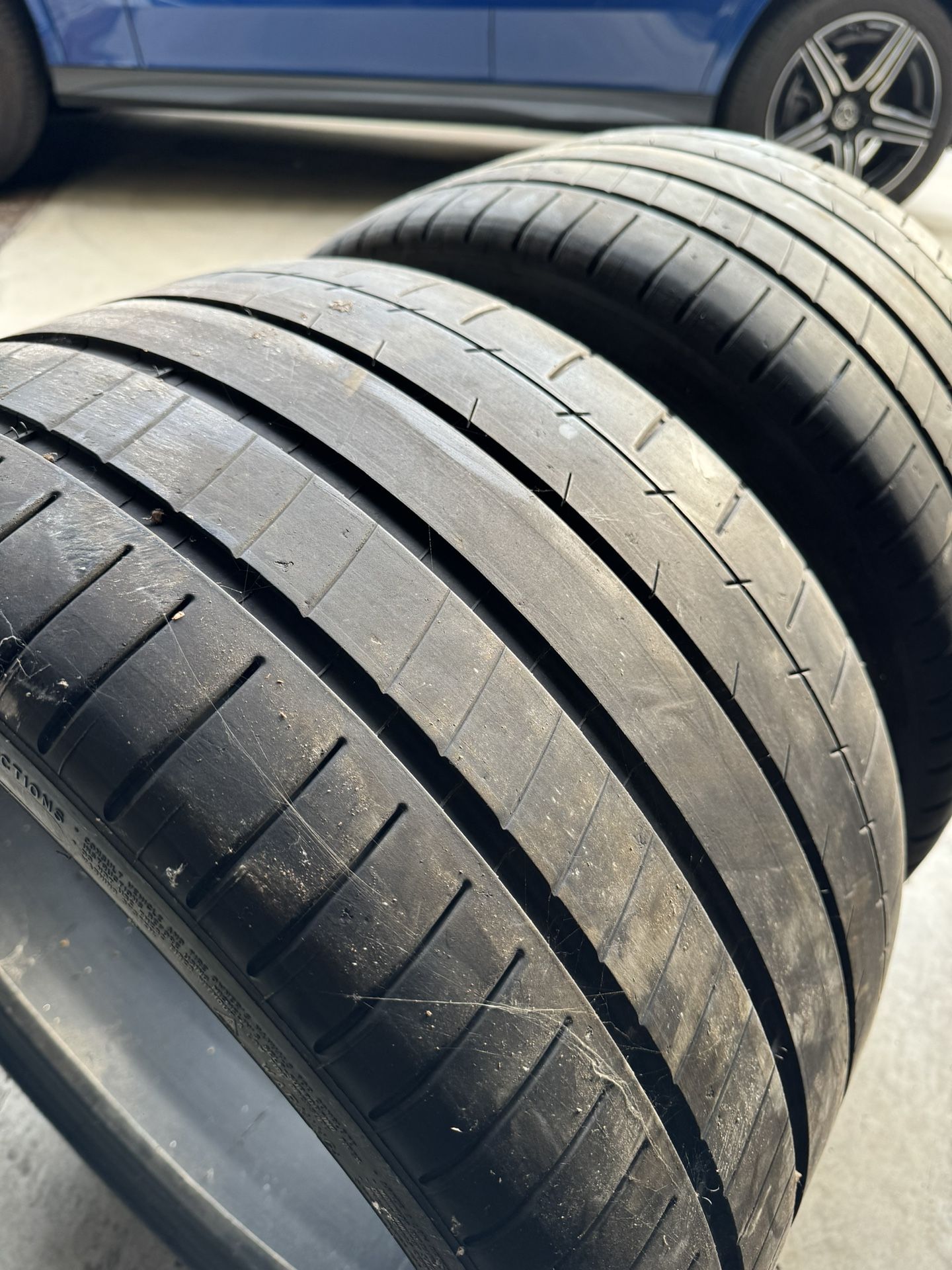 285 30 20 Michelin Pilot Super Sport 90% for Sale in Tujunga, CA - OfferUp