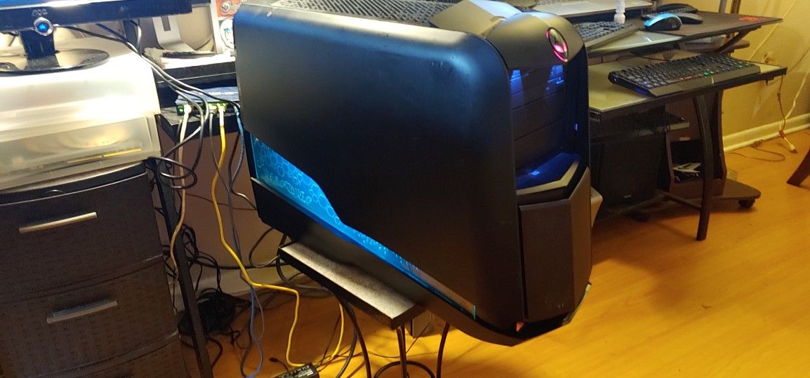 Alienware Aurora 3 Intel Core 7, 3.40Ghz, 64Gb Sad Drive, 23 Inch ...