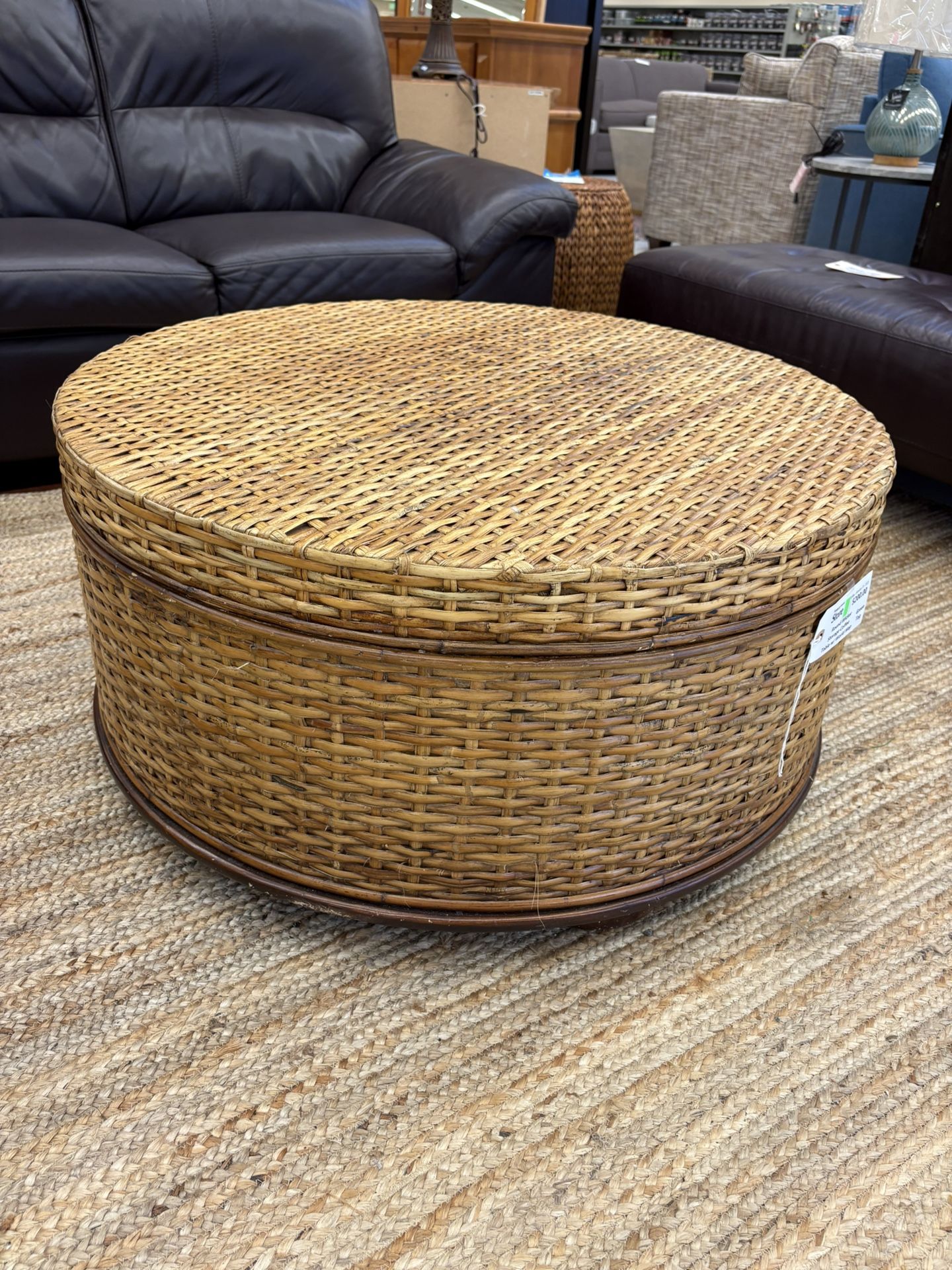 Round Wicker Storage Coffee Table w/ World Map for Sale in Spanaway, WA ...
