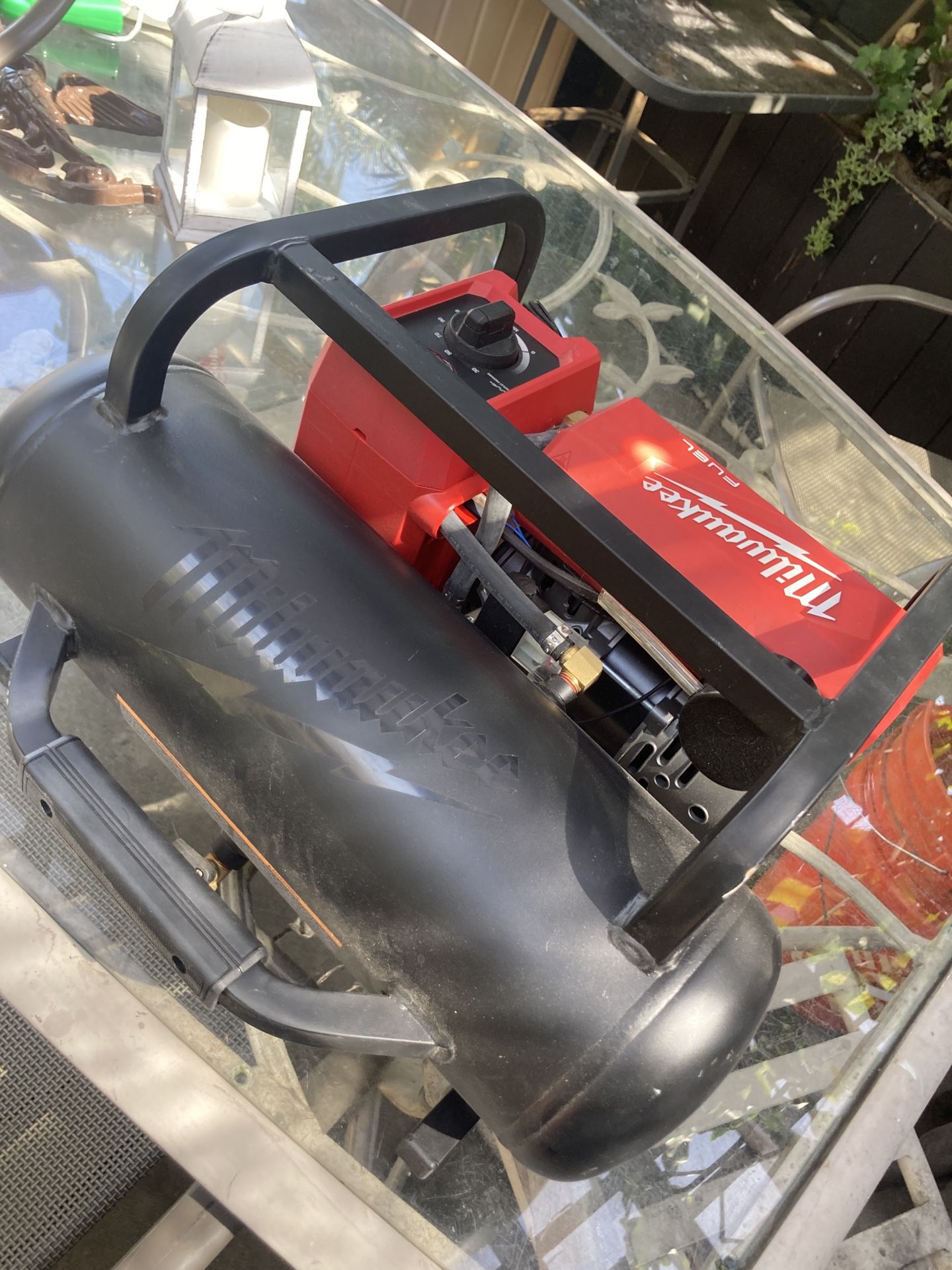 Milwaukee Air Compressor for Sale in Bell Gardens, CA - OfferUp