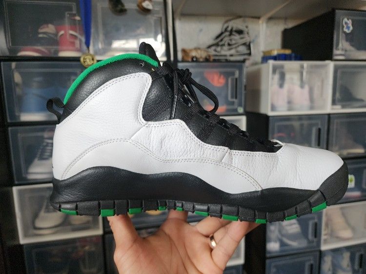 Jordan Seattle 10s Sz 12 for Sale in Tacoma, WA - OfferUp