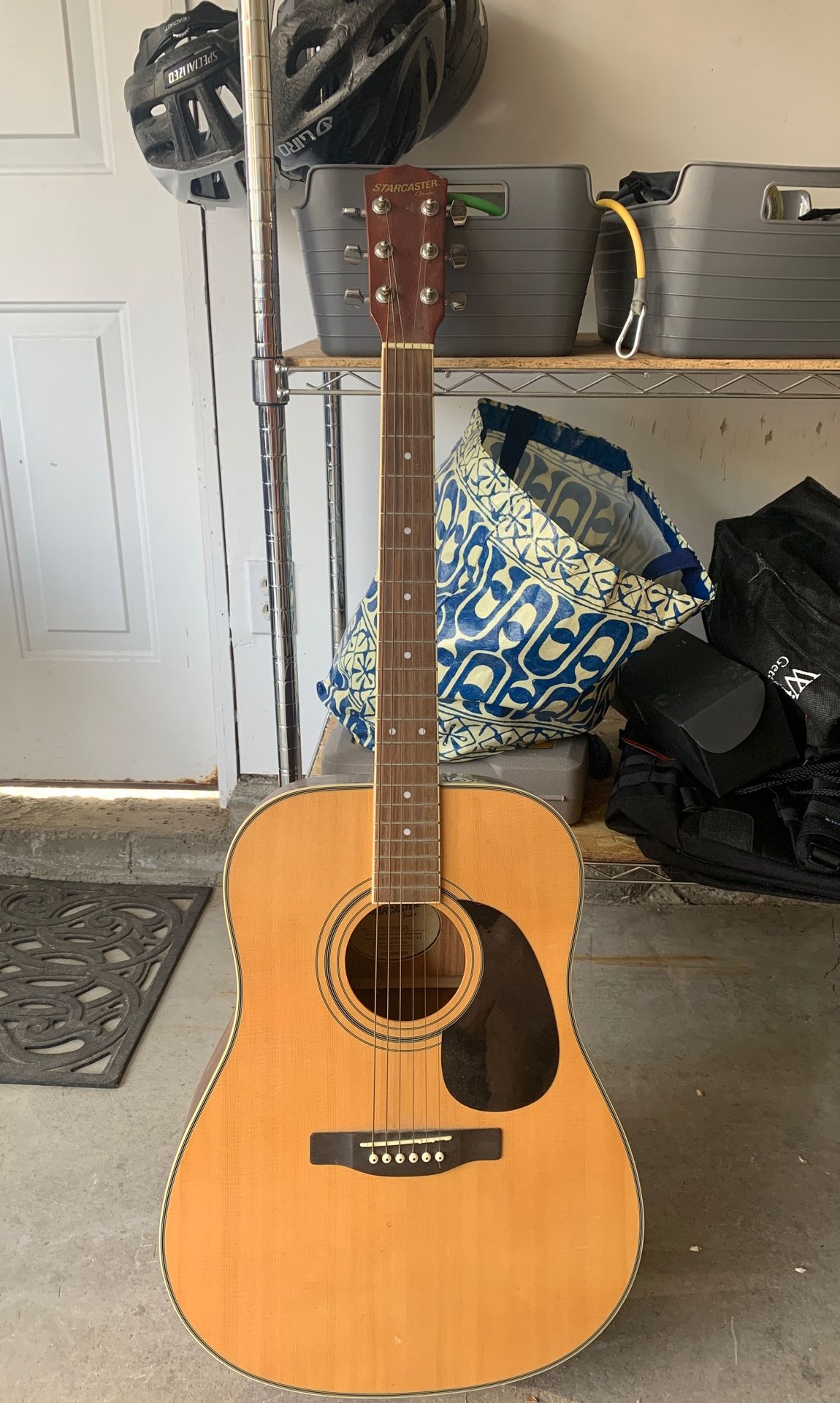 Starcaster Fender Acoustic Guitar for Sale in Spokane, WA - OfferUp