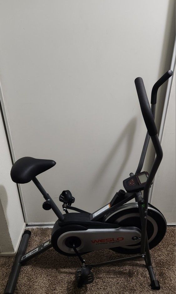Weslo Cross Cycle Upright Exercise Bike for Sale in San Diego, CA - OfferUp