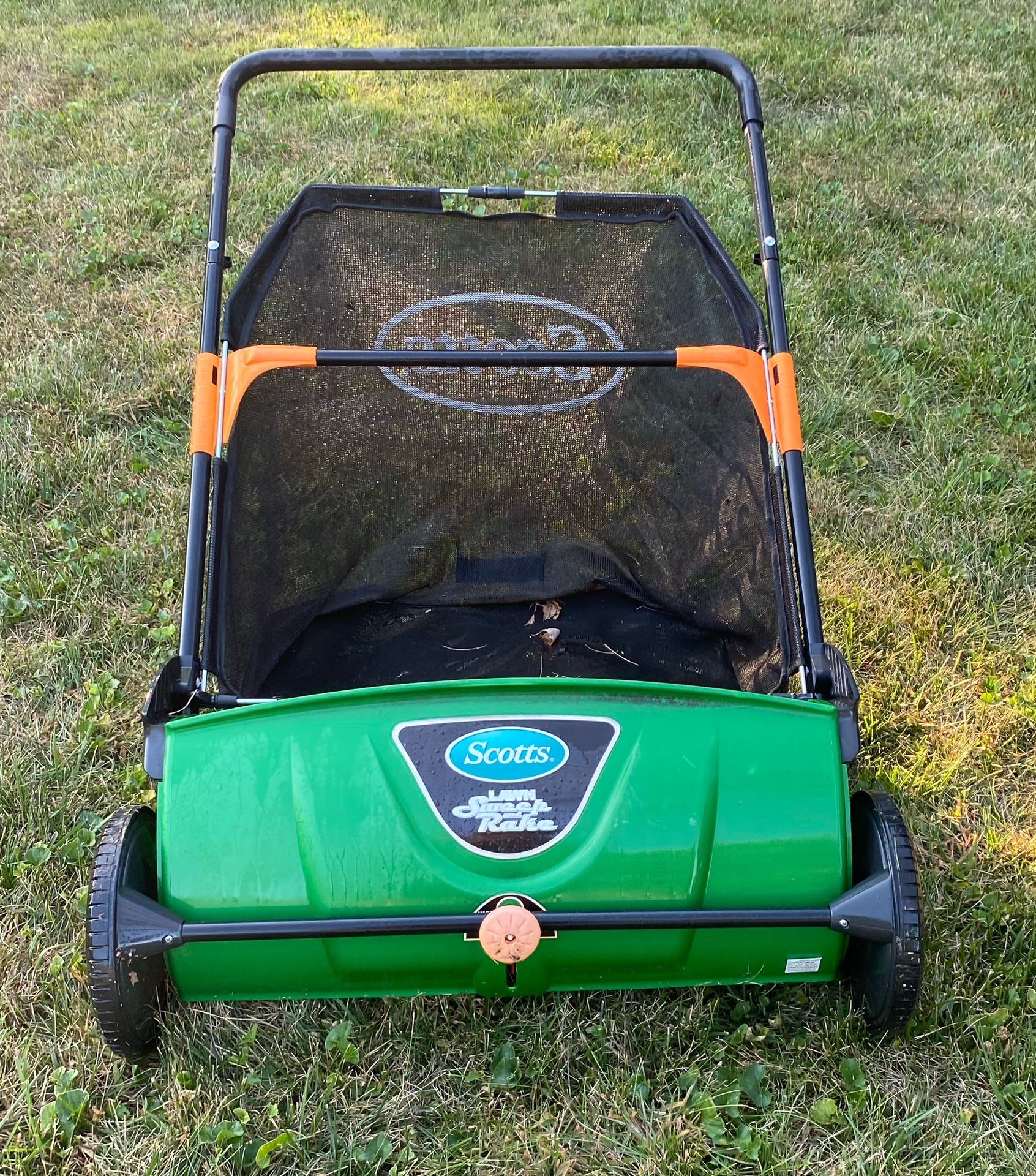 SCOTTS LAWN LEAF SWEEP AND RAKE - NEARLY NEW! for Sale in Gahanna, OH ...