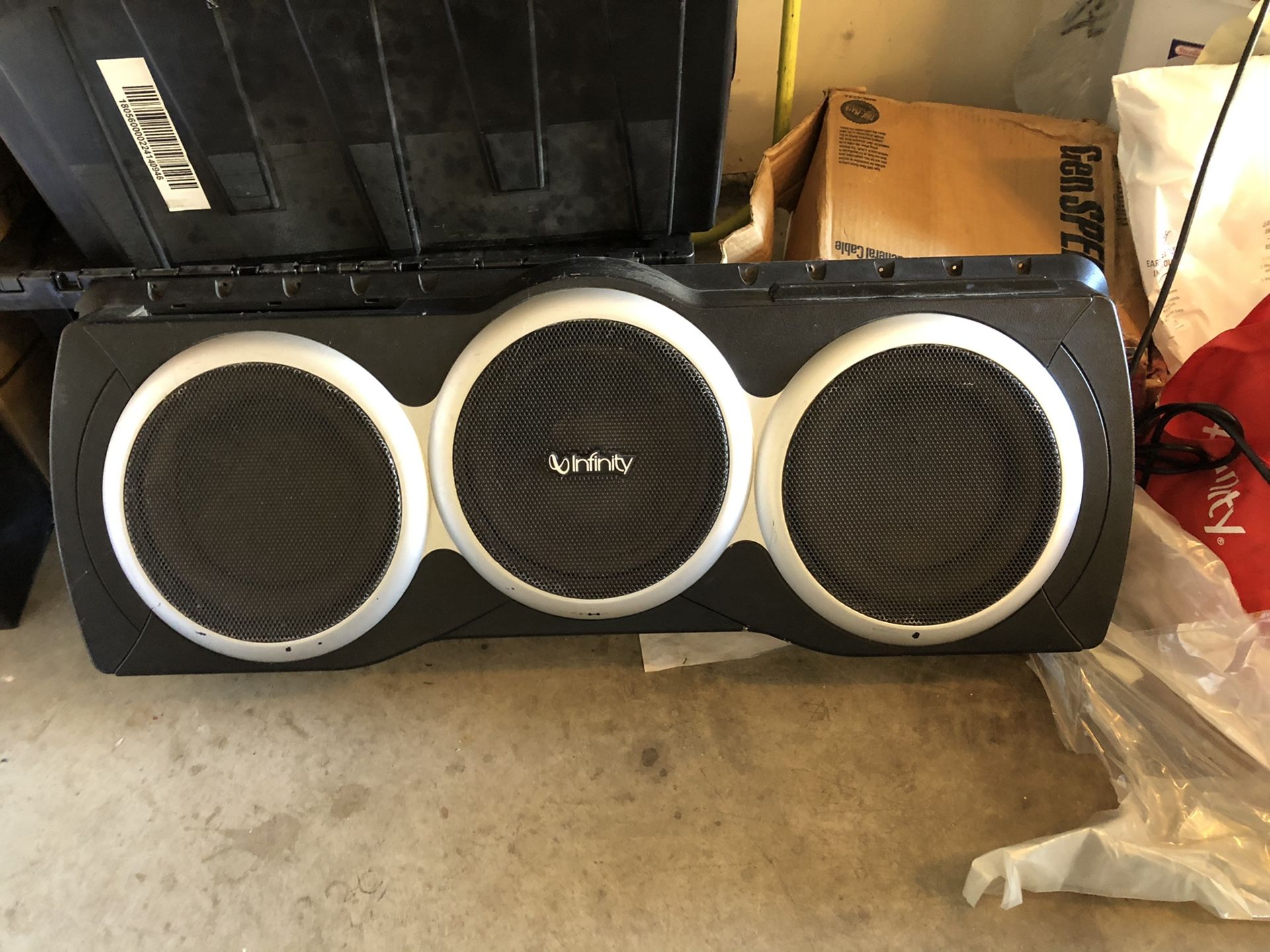 Infinity 3 12 inch subwoofer box with built in amp. for Sale in Aurora ...