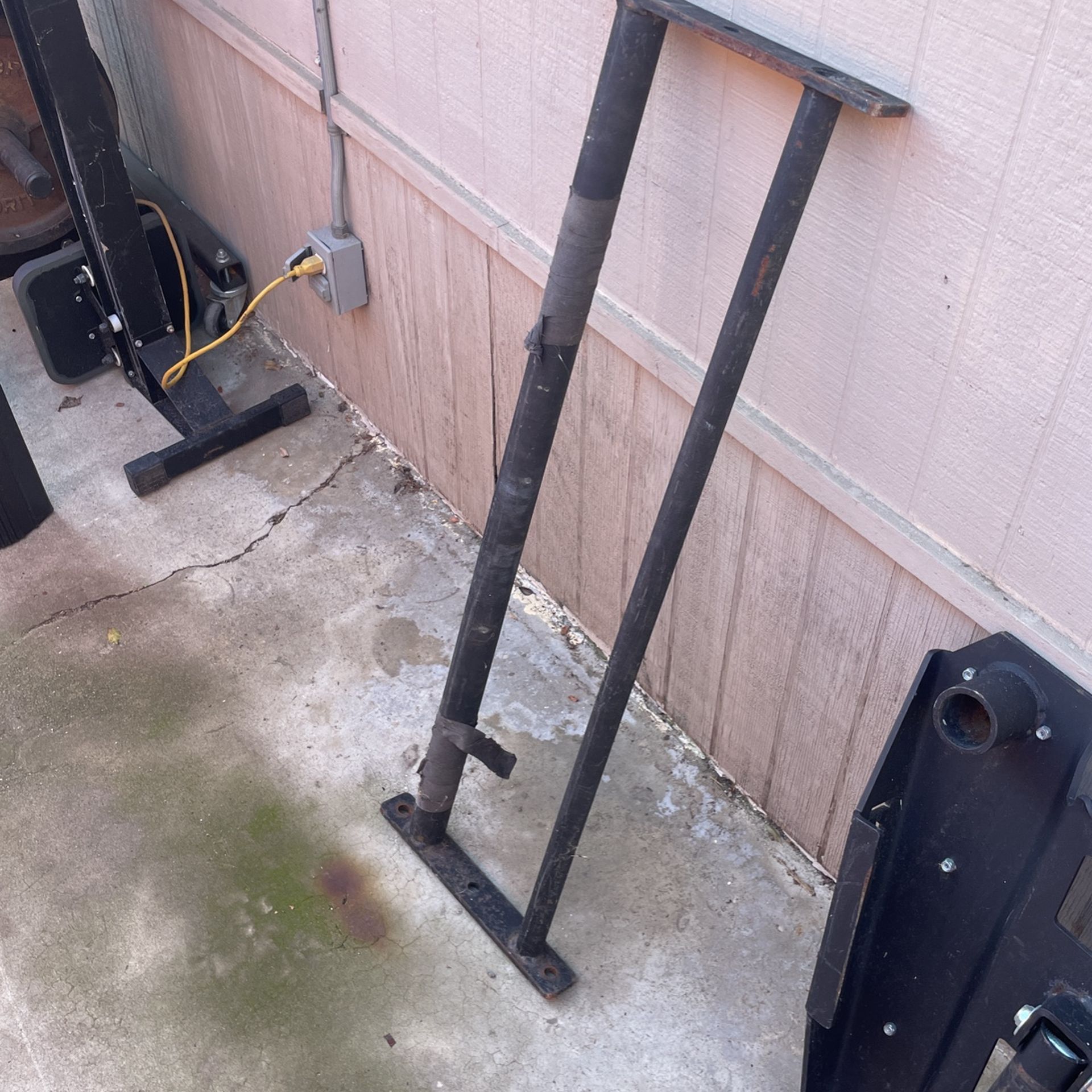 Rogue Thin Thick Pull Up Bar for Sale in San Diego, CA - OfferUp