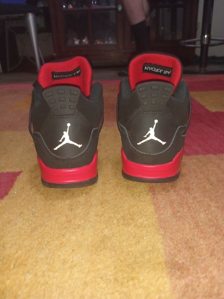 Air Jordan Retro 4 Red Thunders for Sale in San Antonio, TX - OfferUp