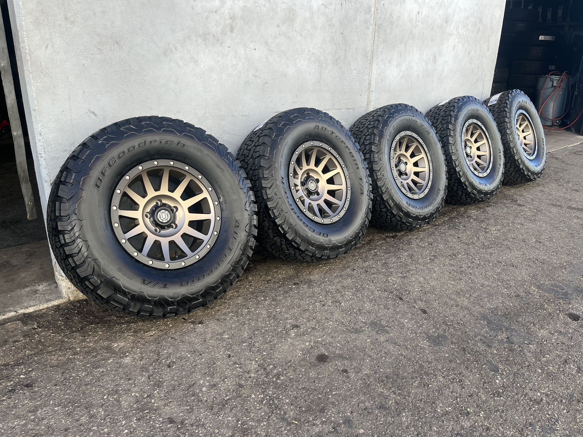 17” Icon Compression Bronze Wheels/Rims with 35” BFGoodrich All Terrain ...