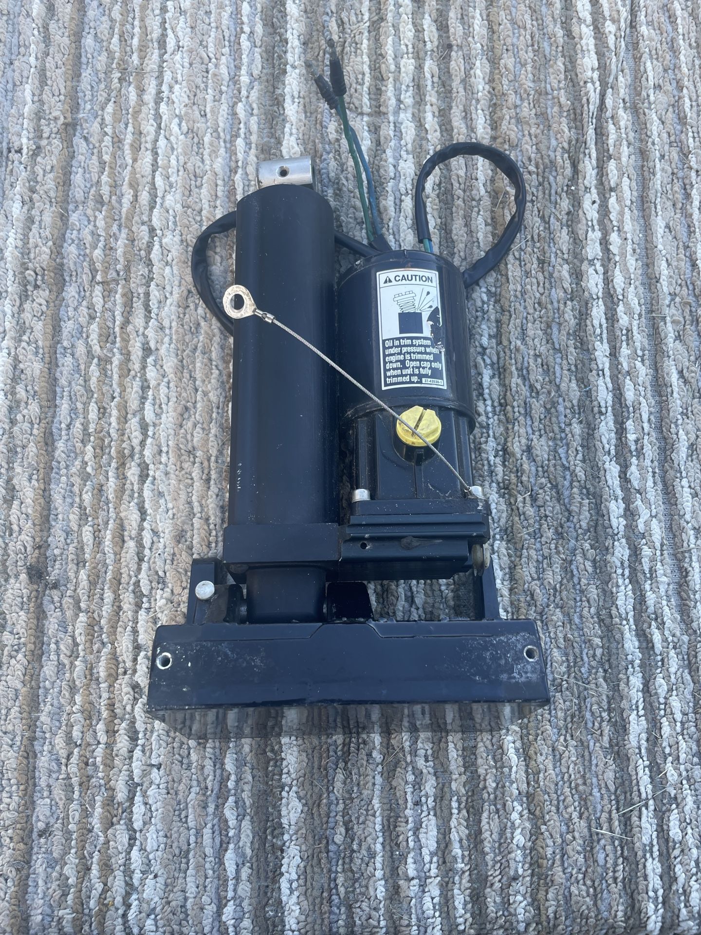 2012 Mercury 115 Hp 4 - Stroke Trim Tilt Assembly for Sale in Halndle ...