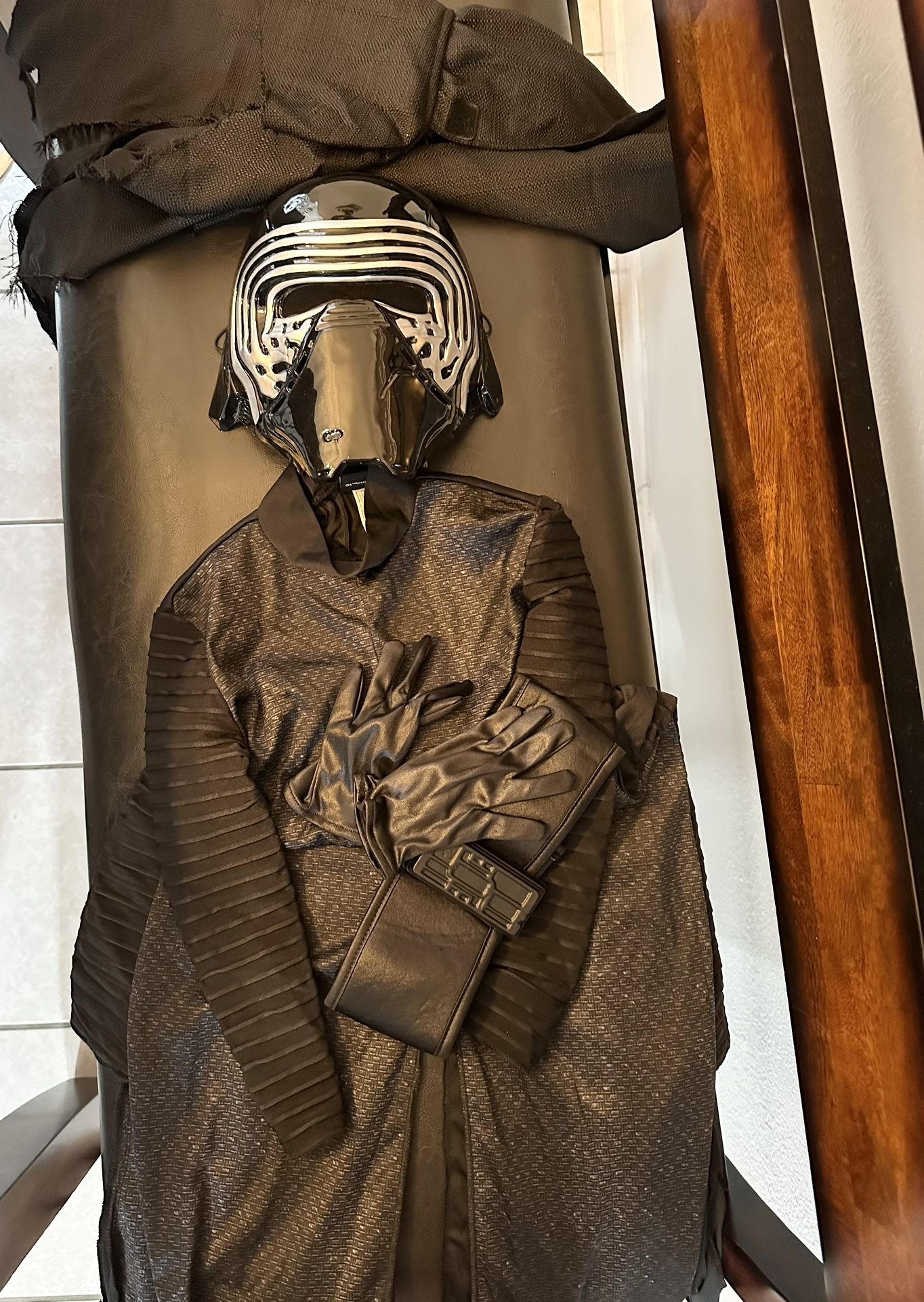 Disney Star Wars Kylo REN DELUXE Costume for kids, size Small. NEW for ...