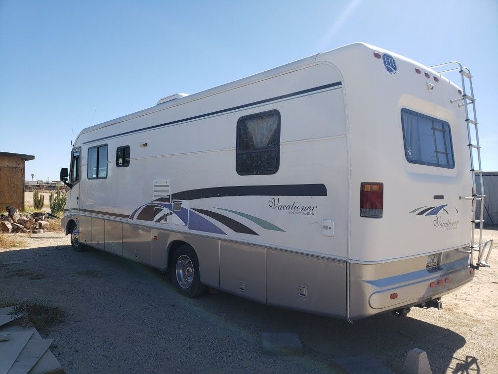 1999 vacationer by holiday rambler $6,000 for Sale in Mesa, AZ - OfferUp