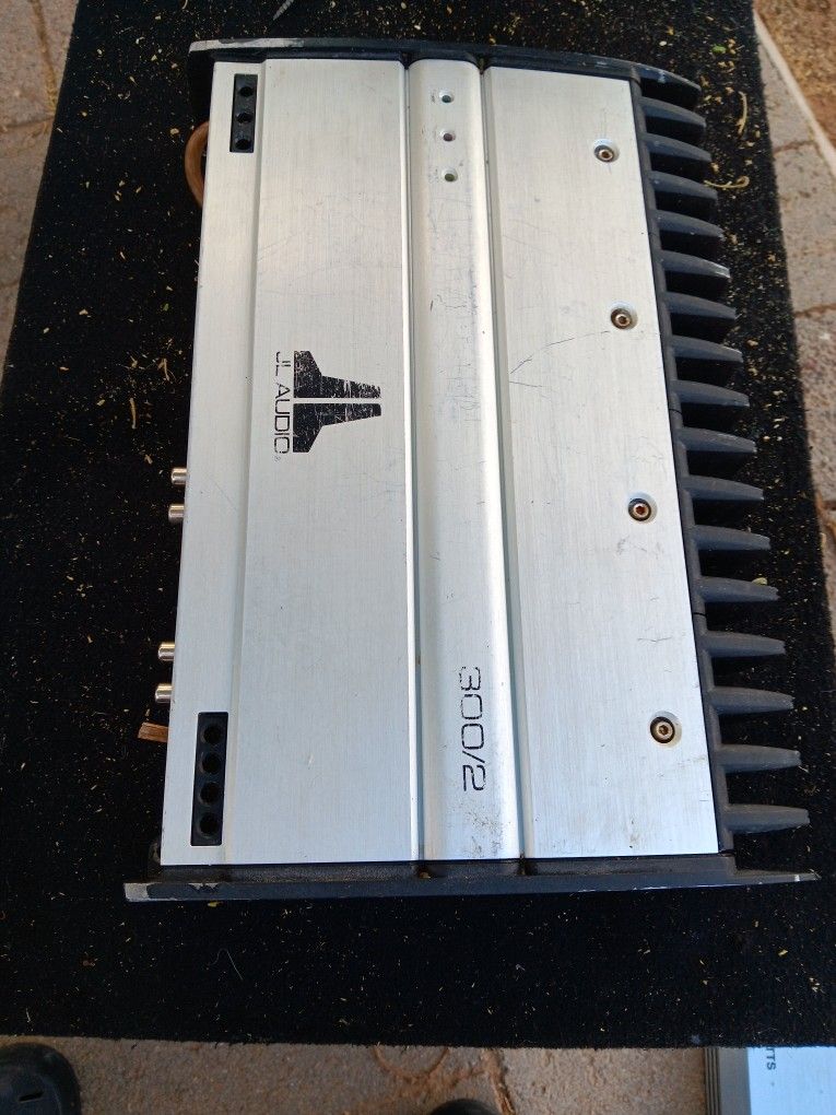 Jl Audio. Amp. I Bajo W612 for Sale in Tucson, AZ - OfferUp