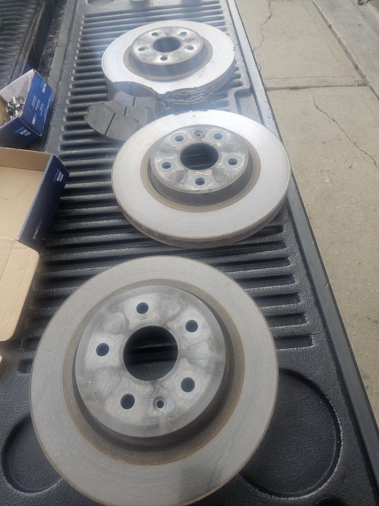 Good Used Front&rear Rotors & Pads Fits On 2020 Chevy Traverse Or 2020 ...