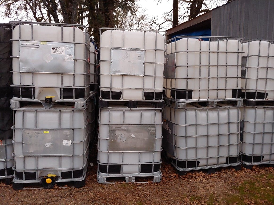 IBC totes. 275 gallon for Sale in Salem, OR - OfferUp