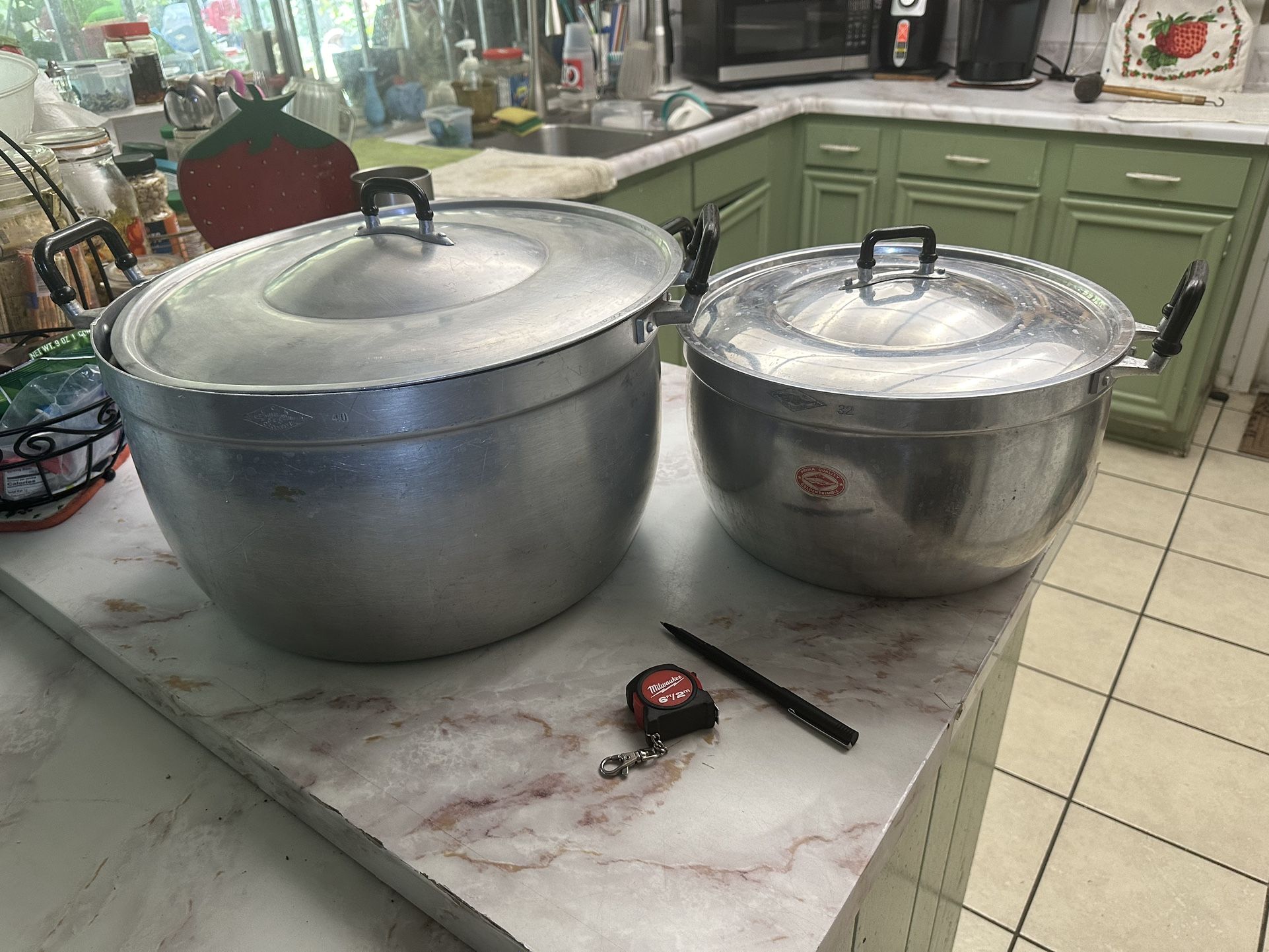2-CCH Crocodile Aluminum Cooking Pots 32&40cm for Sale in San Antonio ...