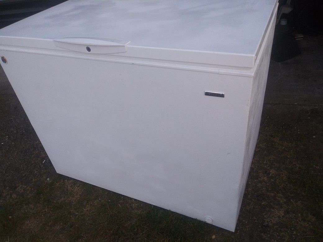 Big Kenmore chest Freezer 16 Cu Ft for Sale in Arlington, WA - OfferUp