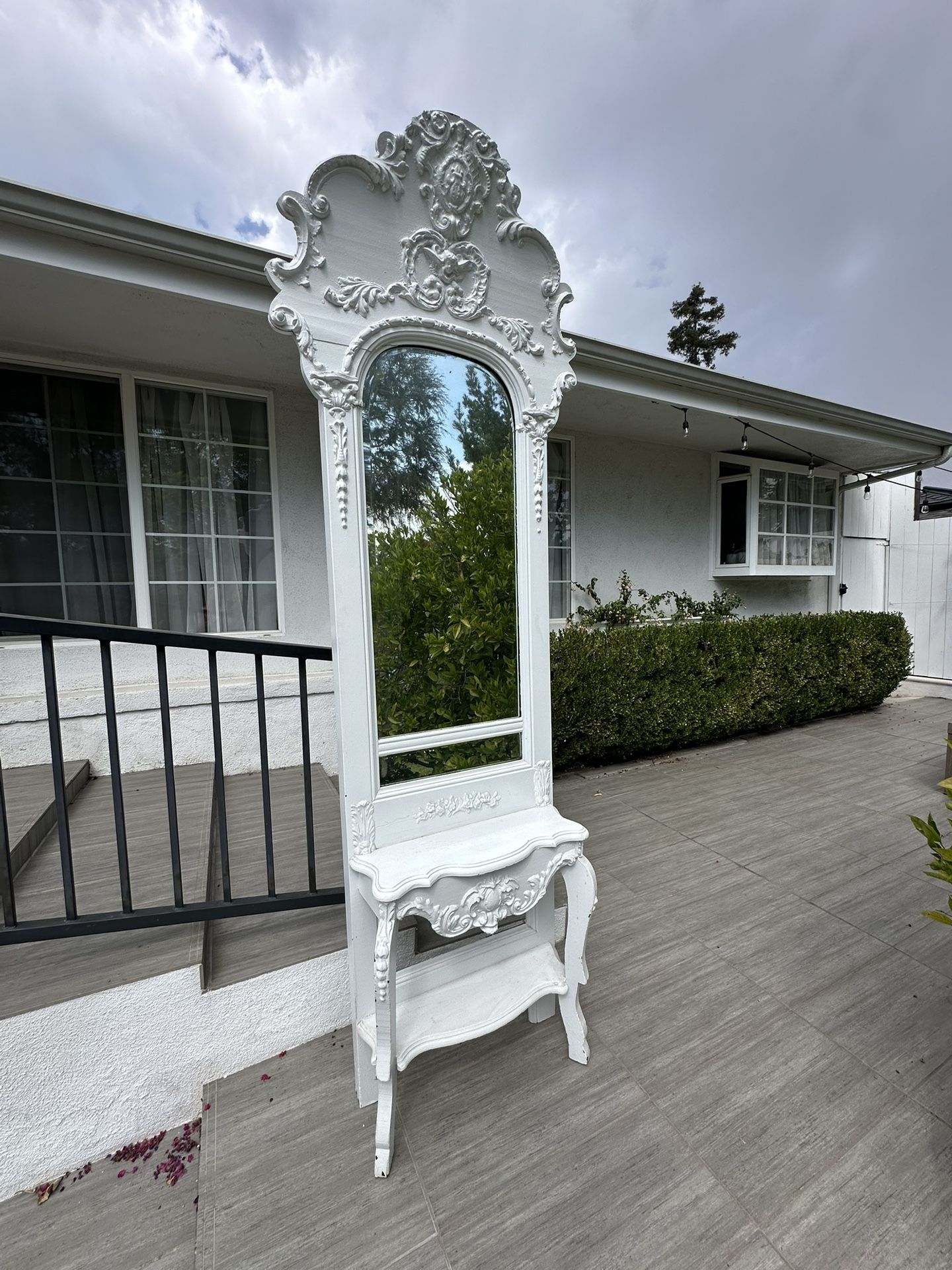 Elegant white mirror with decorative stand for Sale in Los Angeles, CA ...