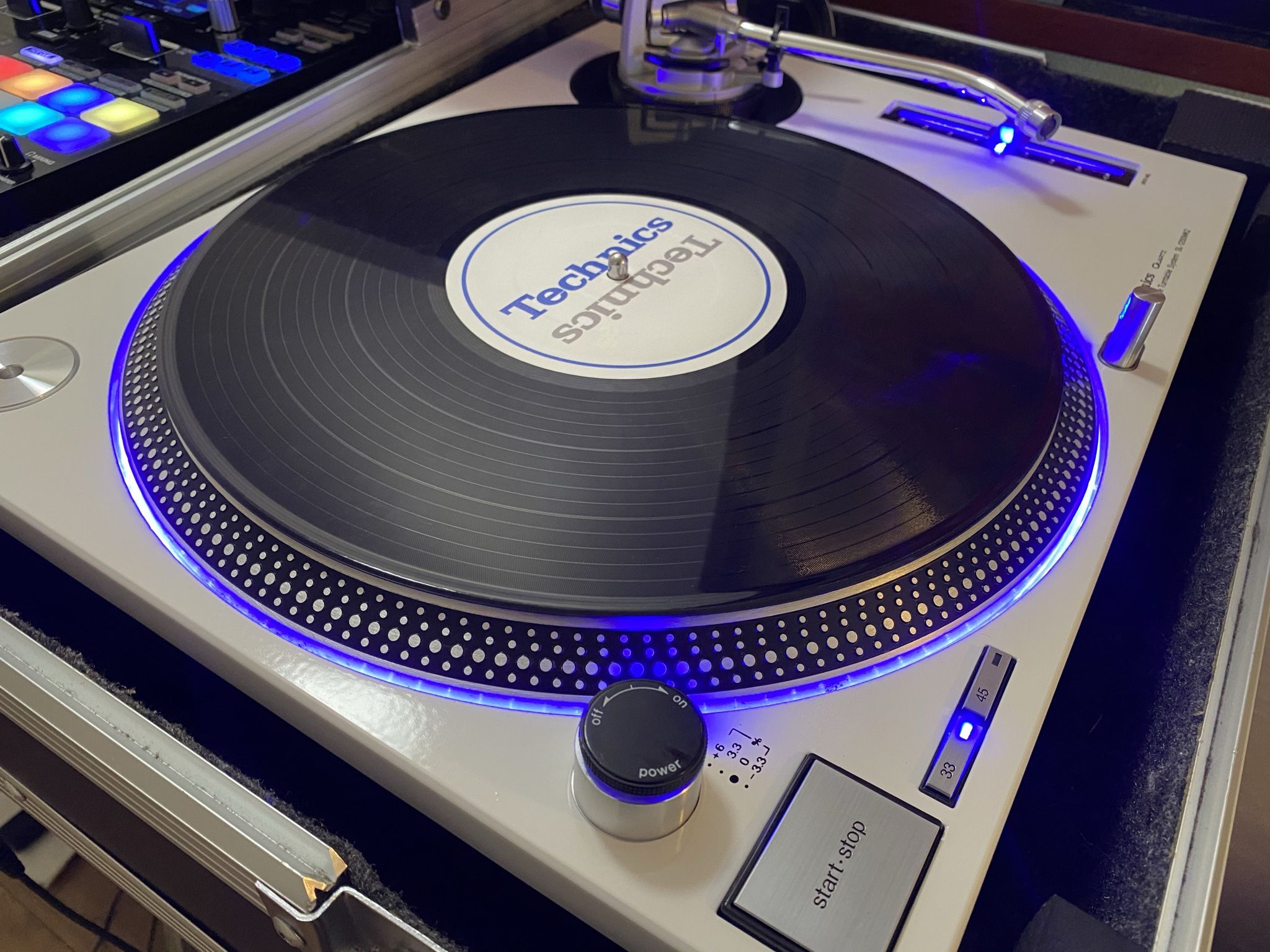 Technics Sl-1200mk2 Beautiful Gloss White Pro Dj turntables!!! for Sale ...