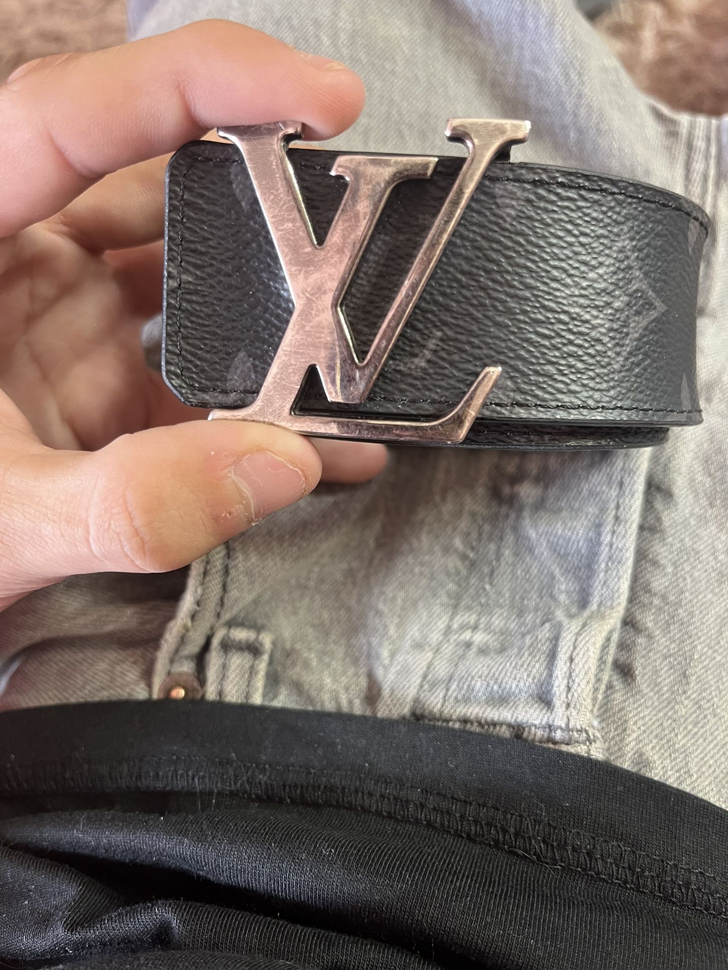 Black lui vuitton belt for Sale in Yuba City, CA - OfferUp